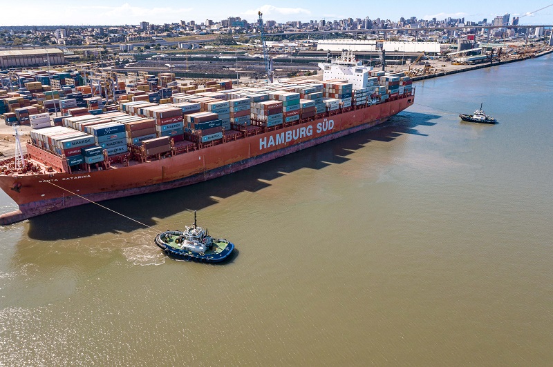 Maior navio de contentores a atracar no Porto de Maputo – Port Maputo